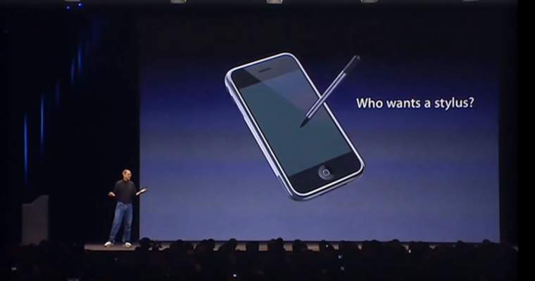 Primul iPhone: 11 ani de la prezentarea care a schimbat lumea